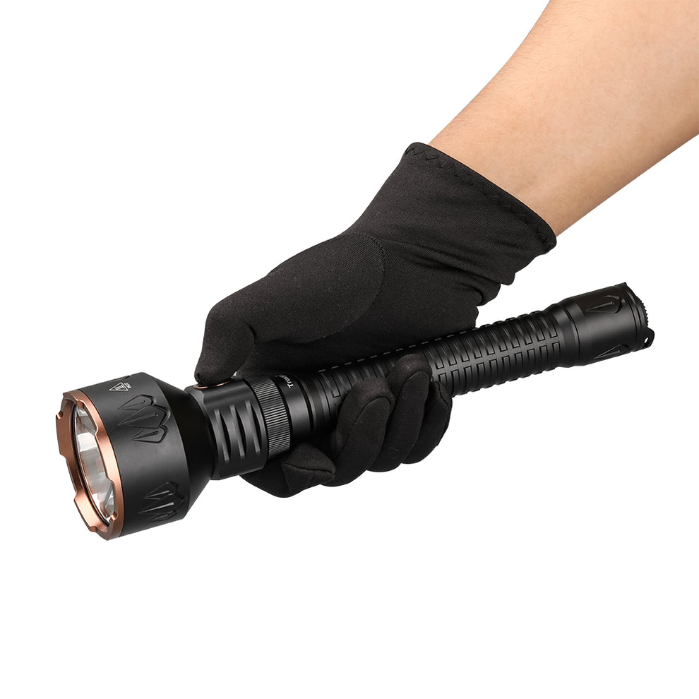 T80 TACTICAL FLASHLIGHT WITH A MAXIMUM OUTPUT OF 3800 LUMENS AND A RAN